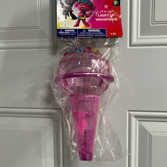 Dreamworks | Toys | Trolls World Tour Light Up Microphone | Poshmark